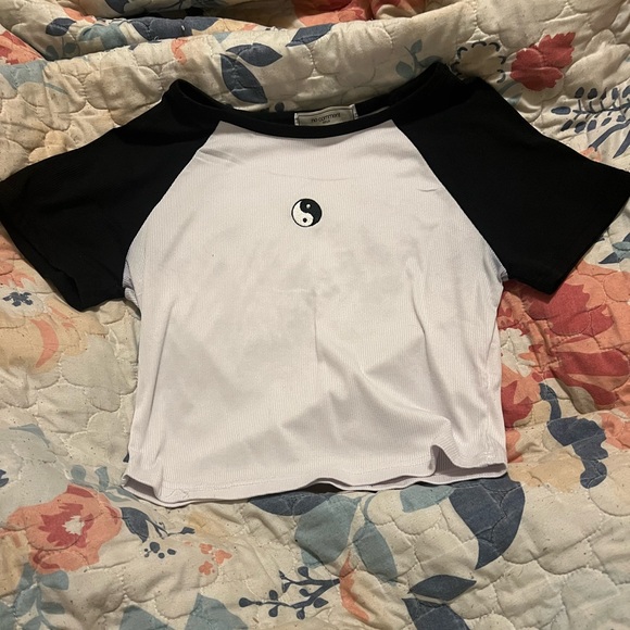 N.Y.L.A. | Tops | Yin And Yang Crop Top | Poshmark